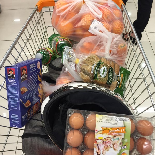 Σκλαβενίτης - Supermarket in Ρουφ