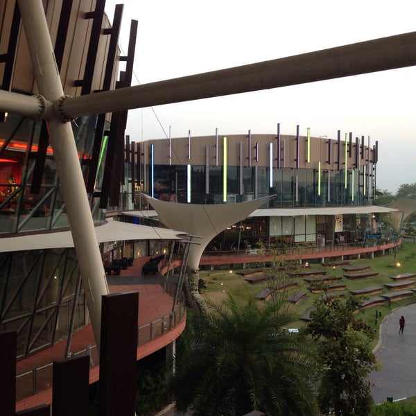 Promenada Resort Mall (พรอมเมนาดา รีสอร์ท มอลล์) (Now Closed) - 192-193 ...