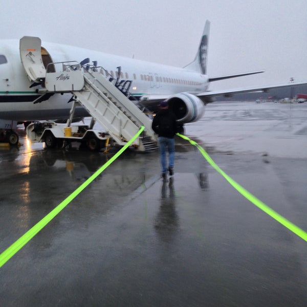Alaska Airlines Flight 66 JNU-SEA - Plane in Juneau