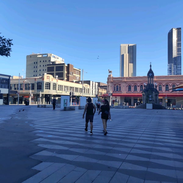 Centenary Square - Plaza