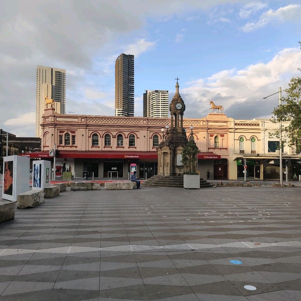 Centenary Square - Plaza
