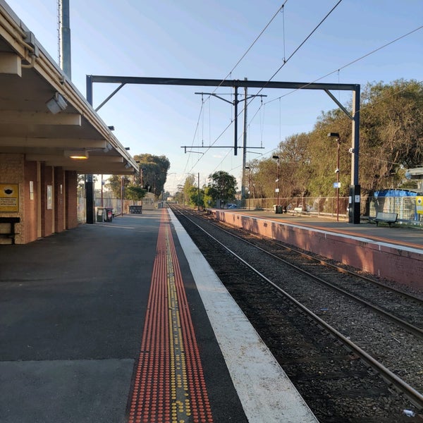 Hampton Station - Railway Cres