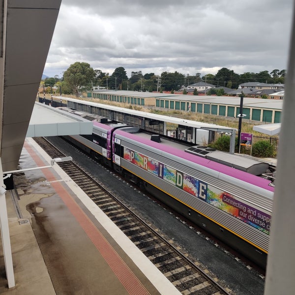 Wendouree Railway Station - Rail Station in Wendouree