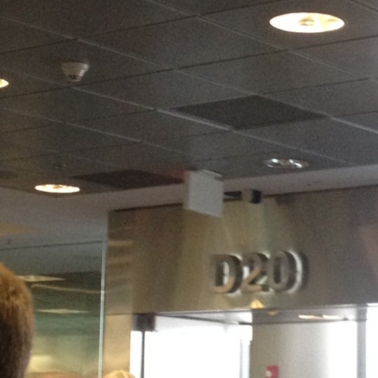 Gate D20 - Miami International Airport - 6 tips