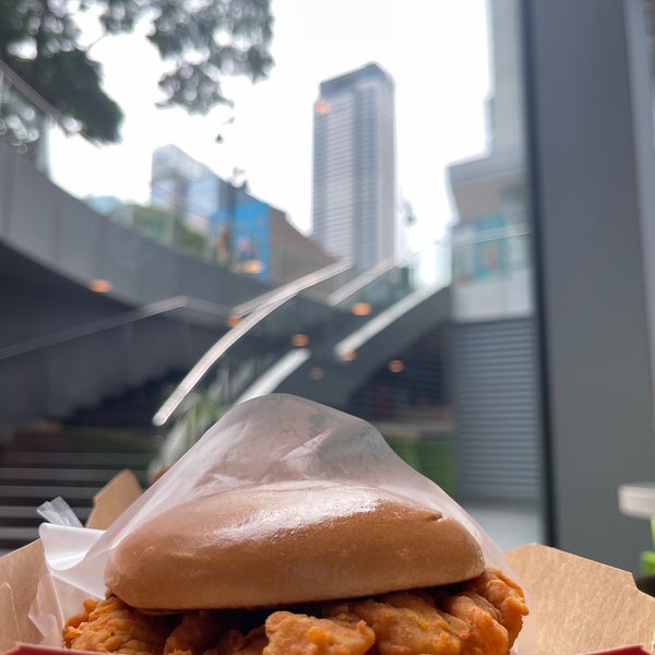 Jollibee - Fast Food Restaurant in Fort Bonifacio