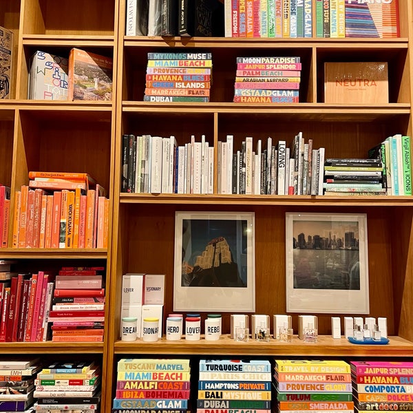 Clic Gallery + Bookstore - Art Gallery in New York
