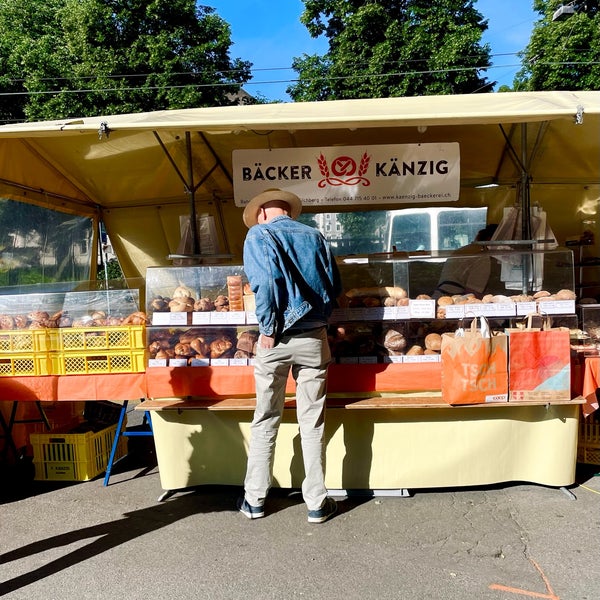 Helvetiaplatz Markt - Market in Kreis 4