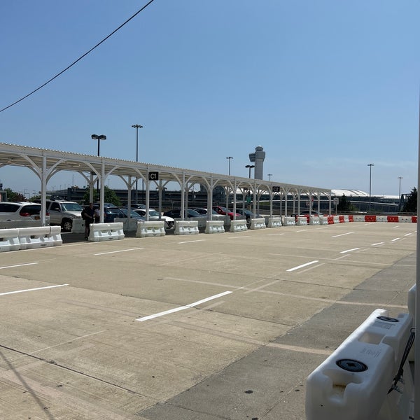 JFK AirTrain - Terminal 7 - Airport Tram Station in Jamaica