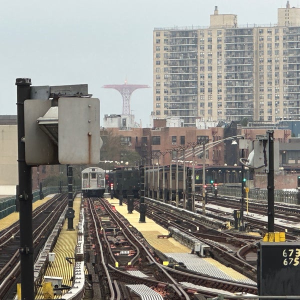 MTA Subway - Brighton Beach (B/Q) - Brighton Beach - Brighton Beach Ave