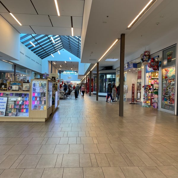 Photos at Broadway Commons - 358 N. Broadway Mall