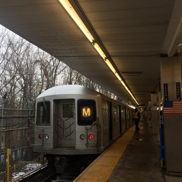 MTA Subway - Middle Village/Metropolitan Ave (M) - Middle Village, NY