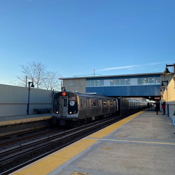MTA Subway - Broad Channel (A/S) - Metro Station in Broad Channel