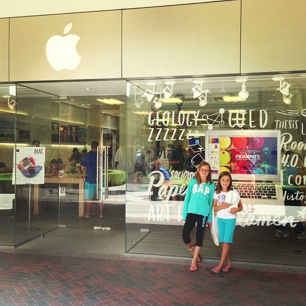 Photos at Apple Short Pump Town Center - Electronics Store