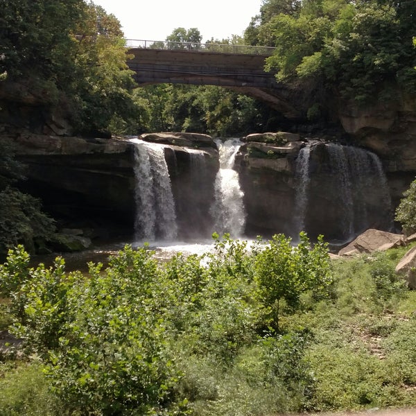 Cascade Park - West Waterfall - Hiking Trail in Elyria