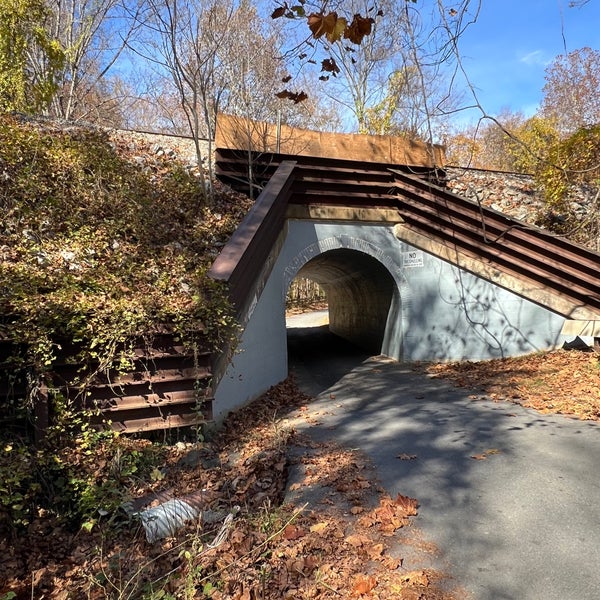 Bunny Man Bridge - Scenic Lookout in Fairfax Station