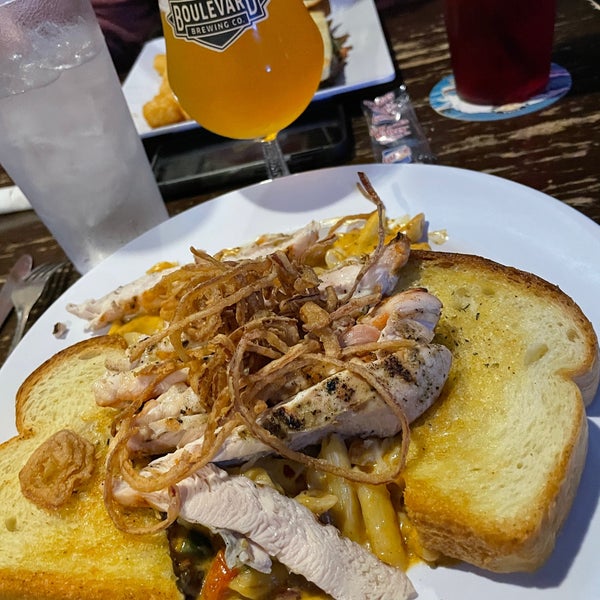 BrewTop Bar & Grill - Bar in Kansas City