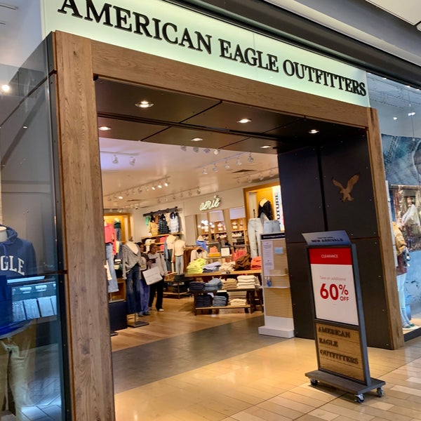 American Eagle Store Design