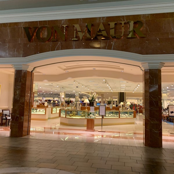 Von Maur - Department Store in Louisville