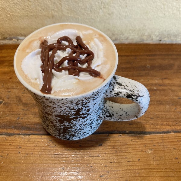 manu coffee 春吉店 - Coffee Shop in 福岡市