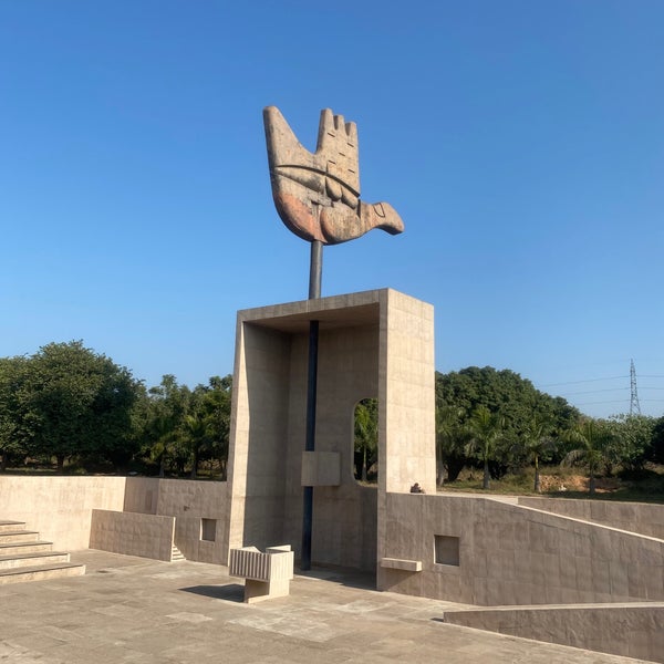 Open Hand Monument - 4 tips from 50 visitors