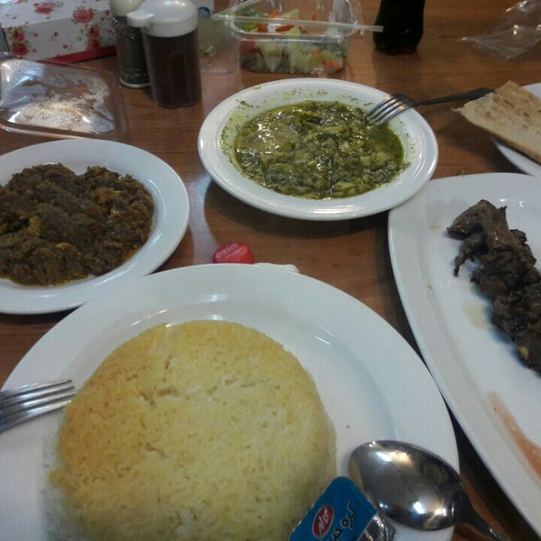 Shamshiri Restaurant | چلوکباب شمشیری - Mirza Kochak St