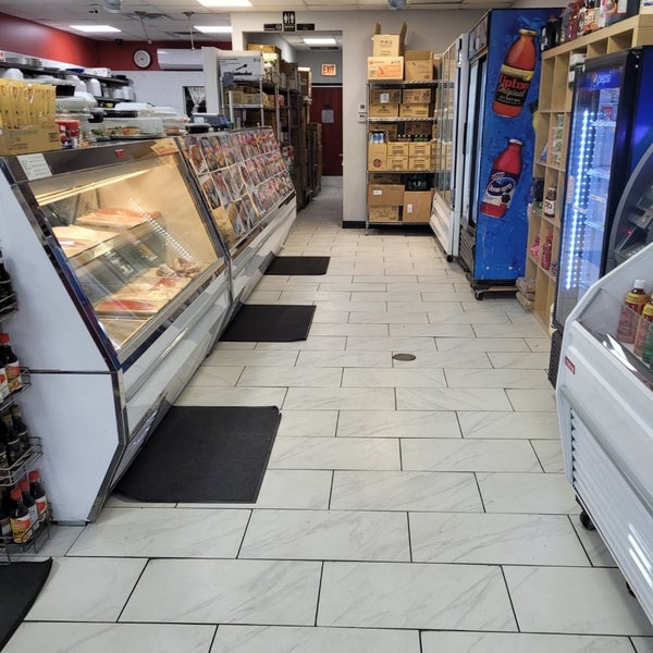 Lawrence Fish Market - Seafood Restaurant in Albany Park