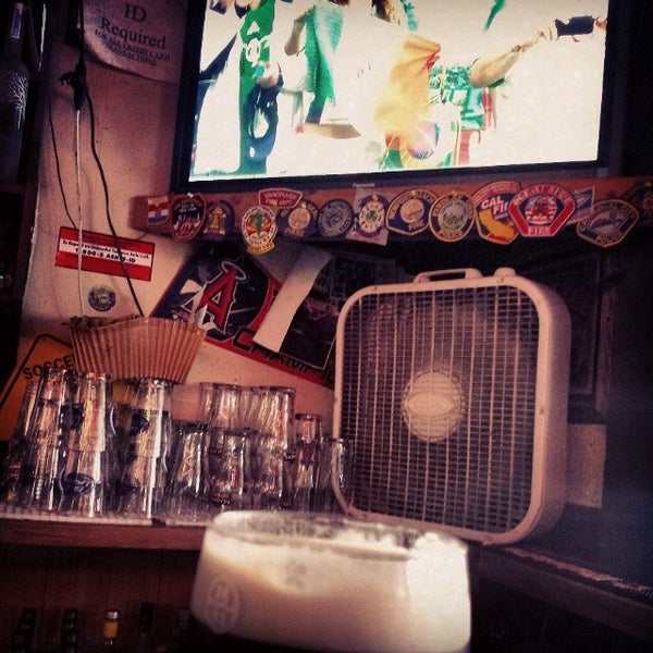 Shamrock Bar & Grill - Pub in Newport Beach