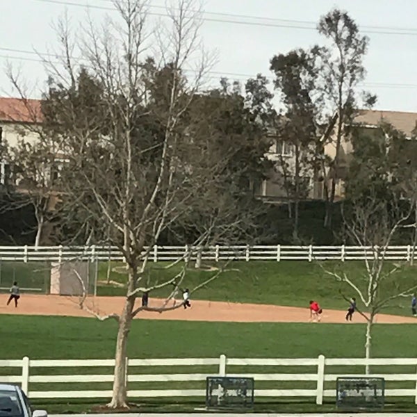 Chesebrough Park - Sunset Hills Dr Valencia‎ CA United States