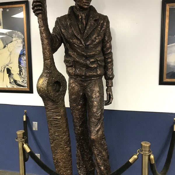 Amelia Earhart Statue - Burbank, CA