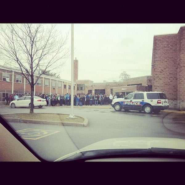Thomas A. Blakelock Highschool - Education in Oakville