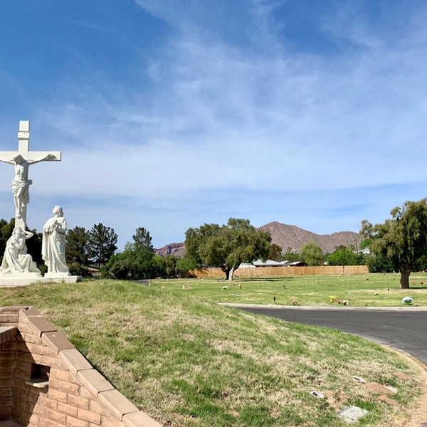 St. Francis Cemetery - Camelback East - 0 tips