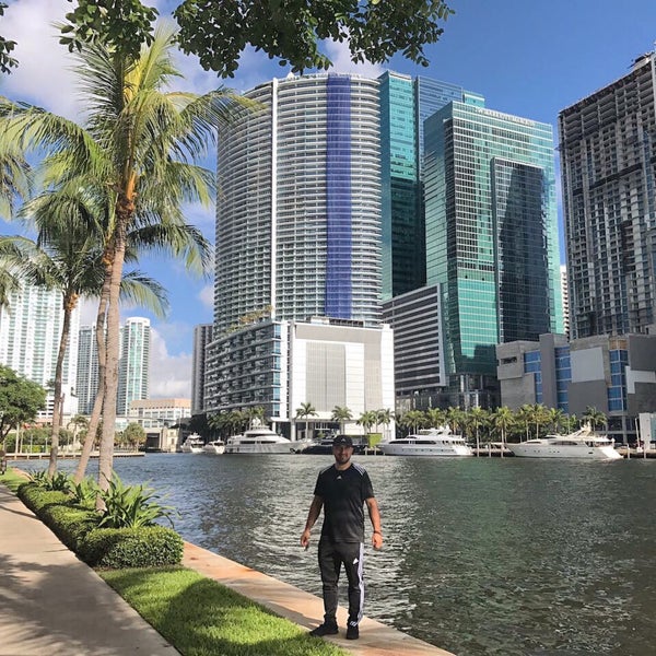 Courts Brickell Key - Structure in Brickell Key
