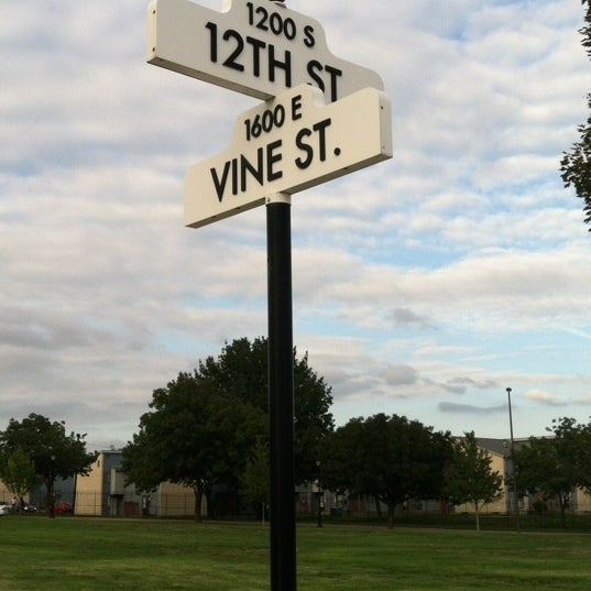 12th St & Vine - E 12th St