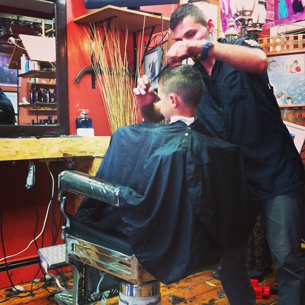 Cutting Den - Hair Salon in Cloverdale Town Centre