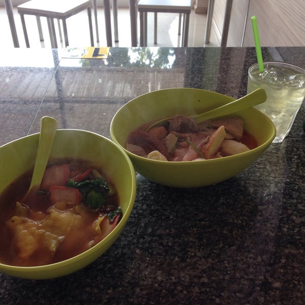 เจียง ลูกชิ้นปลา (Jieng Fishball)