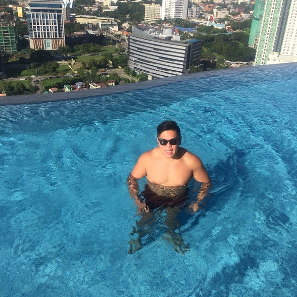 Calyx Residences Infinity Pool - Cebu City, Cebu