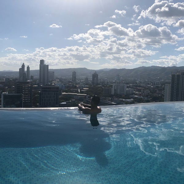 Calyx Residences Infinity Pool - Cebu City, Cebu