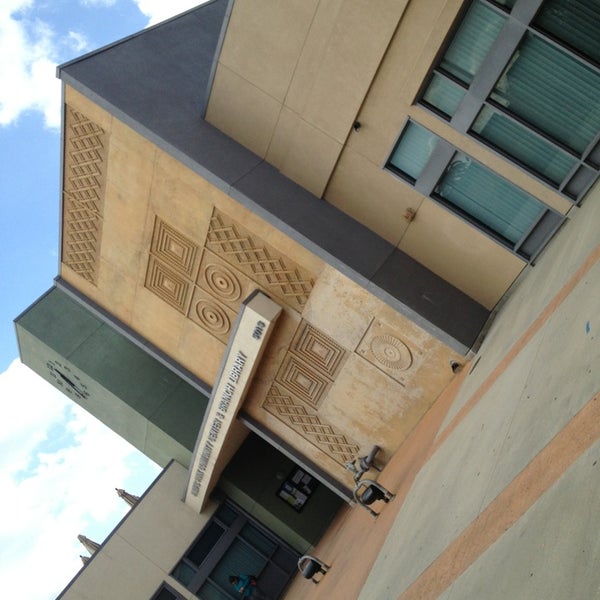 Pacific Park Community Center and Library - Library in Glendale