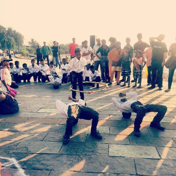 Carter Road Promenade - Bandra West - Naushad Ali Marg