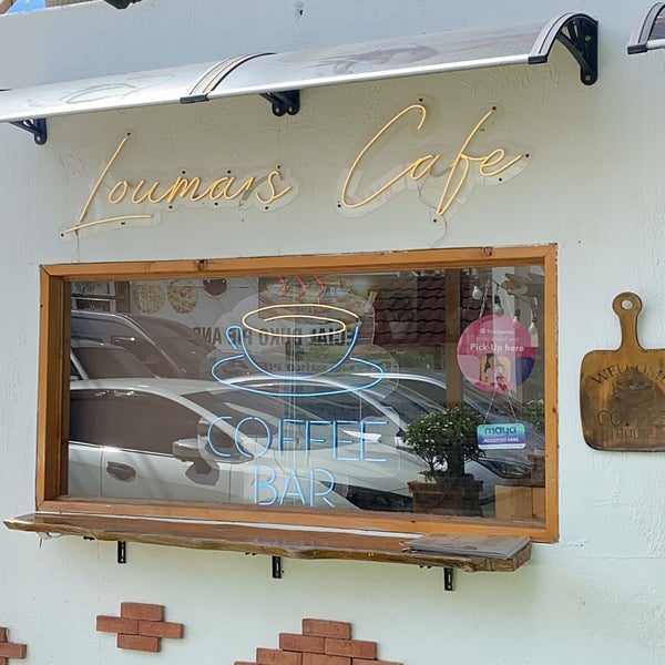 Loumars Cafe - Café