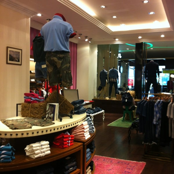 Tommy hilfiger kota kasablanka store