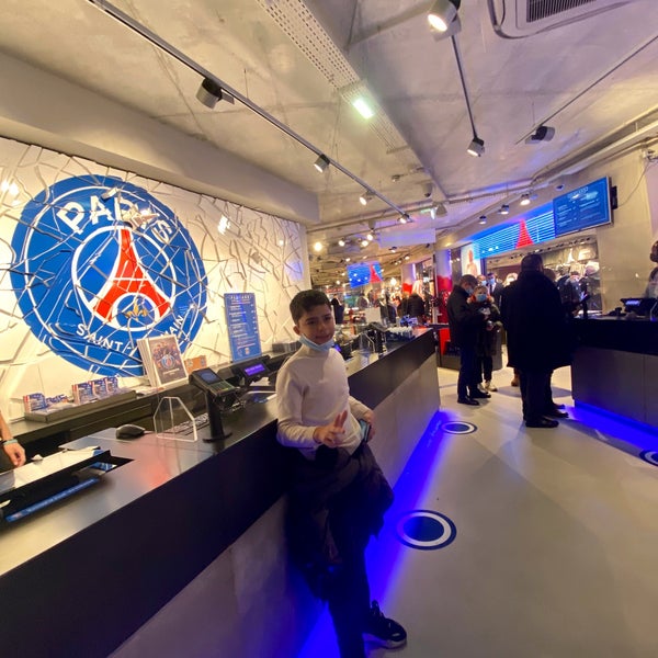 Boutique du Parc des Princes - Auteuil - 6 tips from 701 visitors