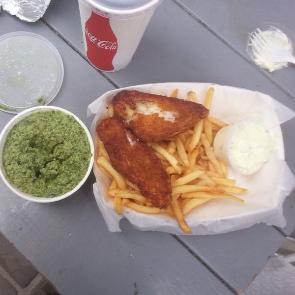 Photos at Reddi Chick - American Restaurant in Brentwood