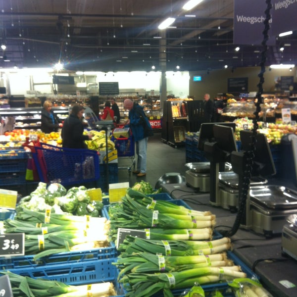 Carrefour hypermarkt - Big Box Store