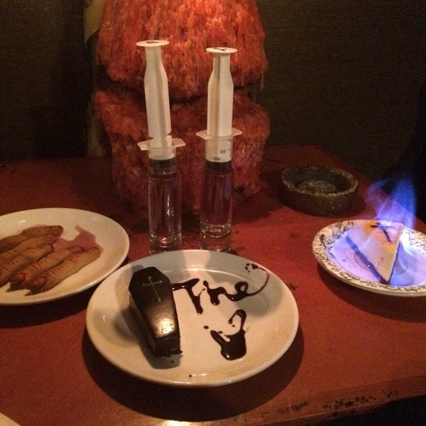 The V • Vampire Bar - Cocktail Bar in Běixīn qiáo