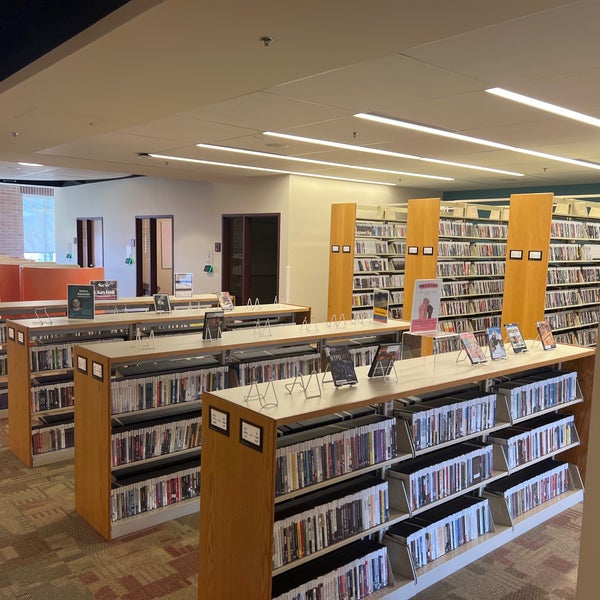 Anderson Academic Commons - College Library in University