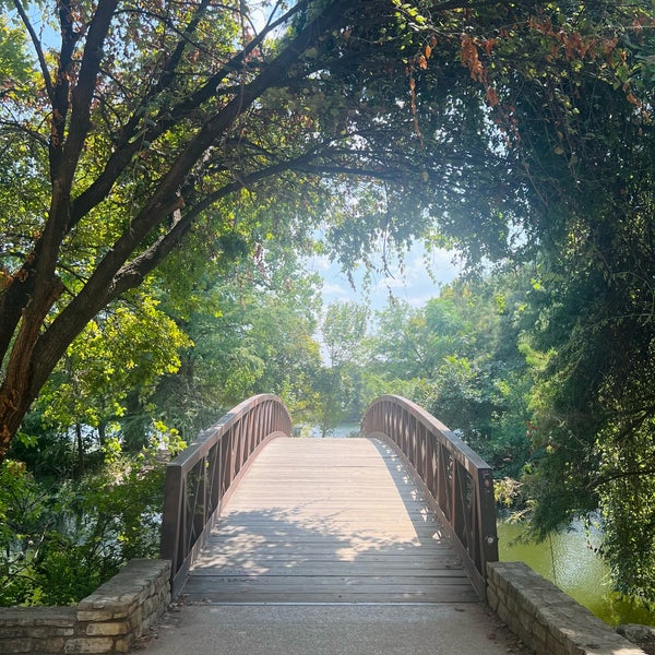 Ann & Roy Butler Trail - Hiking Trail in Downtown Austin