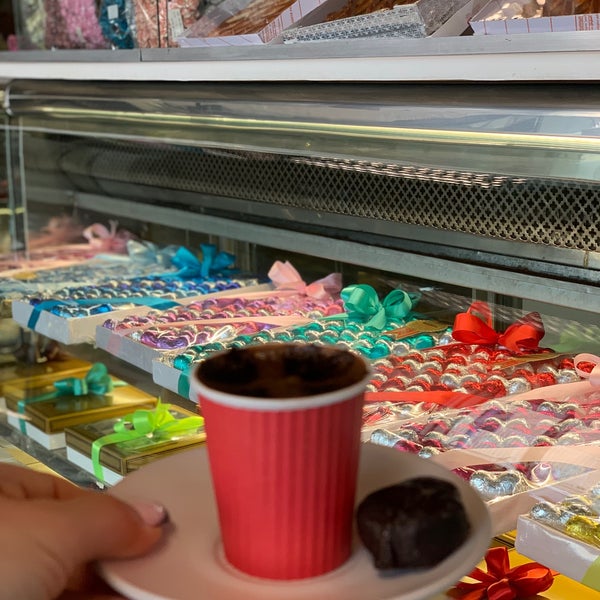 Mignon Chocolate & Pastry | شکلات و شیرینی سرای مینیون - Pastry Shop in ...