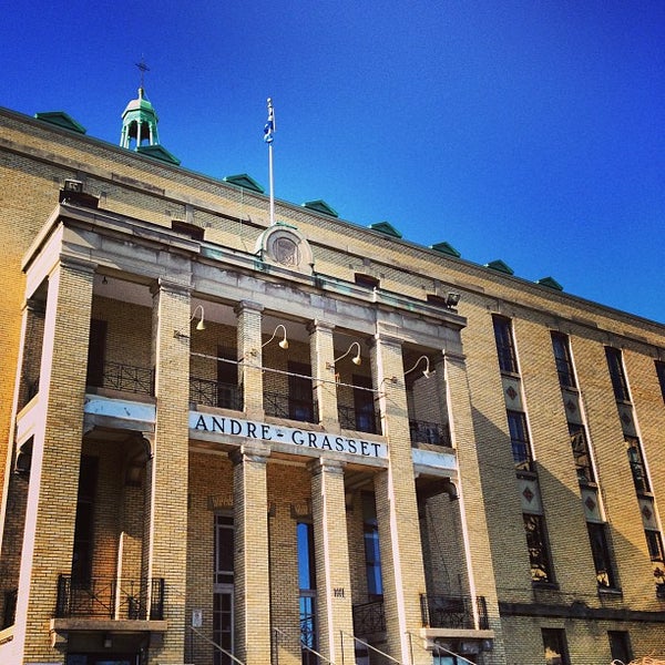 Collège André-Grasset - College Academic Building in Ahuntsic-Cartierville