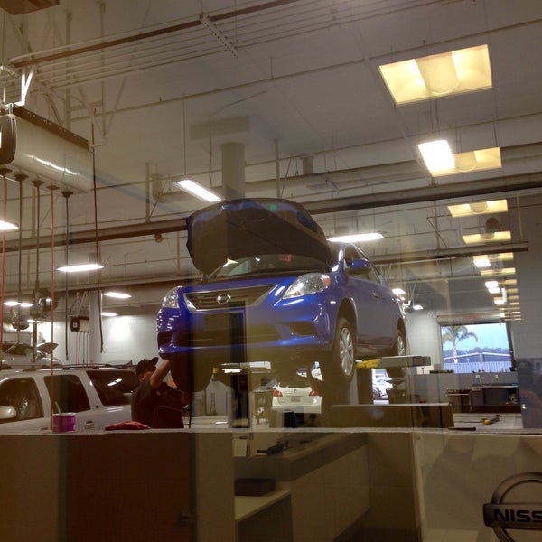 Team Nissan - Car Dealership